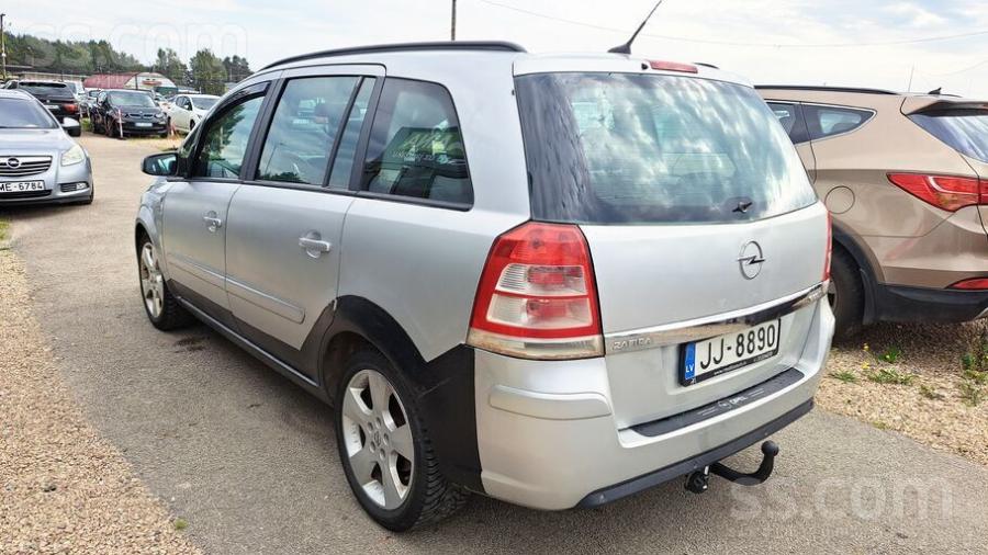 Pelēks Opel Zafira 2008 Rīga, ar dzinēja tilpumu 1.90 L un nobraukumu 461 tūkst. km par 1290 €, foto 5 vietnē AUTOMOTO.COM.LV
