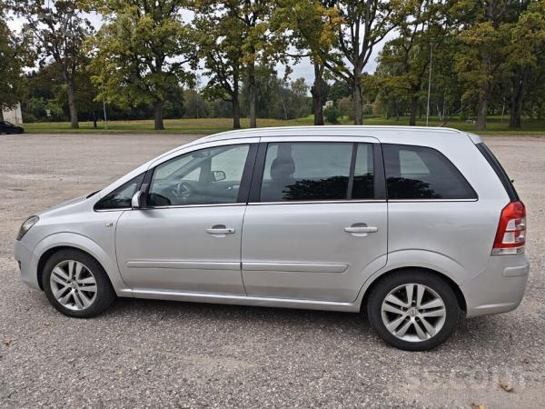 Pelēks Opel Zafira 2008 Valmiera, ar dzinēja tilpumu 1.90 L un nobraukumu 323 tūkst. km par 2190 €, foto 5 vietnē AUTOMOTO.COM.LV