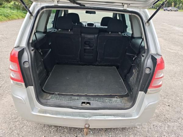Pelēks Opel Zafira 2008 Valmiera, ar dzinēja tilpumu 1.90 L un nobraukumu 323 tūkst. km par 2190 €, foto 6 vietnē AUTOMOTO.COM.LV