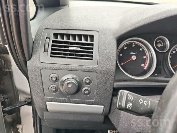 Pelēks Opel Zafira 2008 Valmiera, ar dzinēja tilpumu 1.90 L un nobraukumu 323 tūkst. km par 2190 €, foto 10 vietnē AUTOMOTO.COM.LV