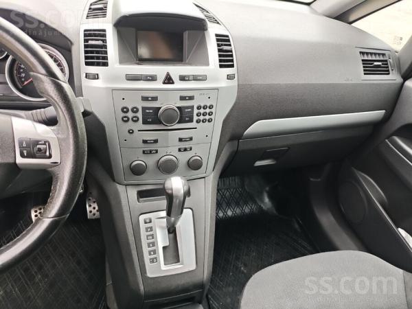 Pelēks Opel Zafira 2008 Valmiera, ar dzinēja tilpumu 1.90 L un nobraukumu 323 tūkst. km par 2190 €, foto 11 vietnē AUTOMOTO.COM.LV