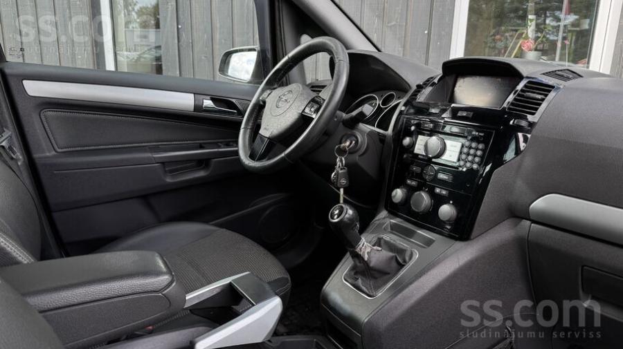 Pelēks Opel Zafira 2008 Rīga, ar dzinēja tilpumu 1.70 L un nobraukumu 331 tūkst. km par 1150 €, foto 10 vietnē AUTOMOTO.COM.LV
