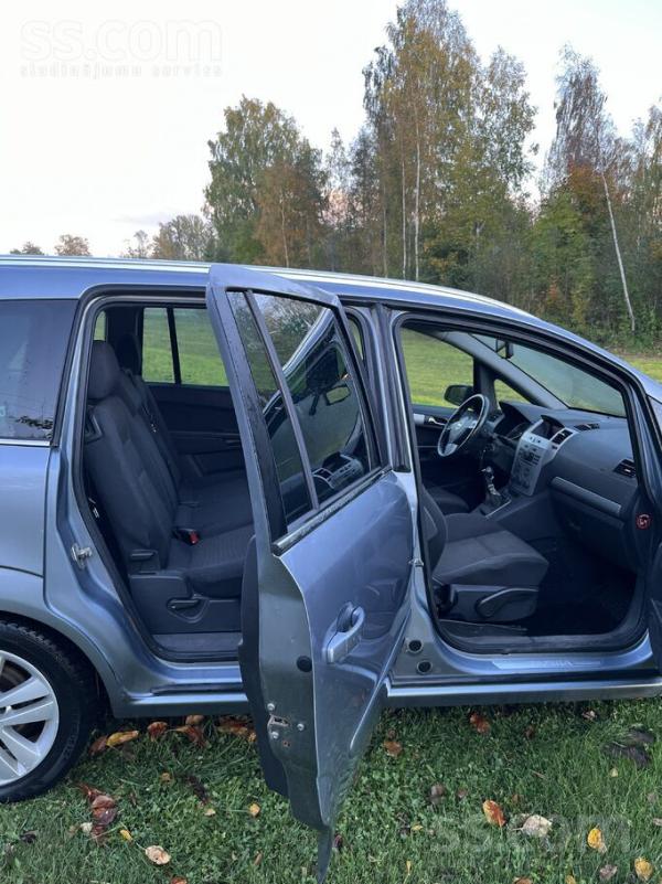 Pelēks Opel Zafira 2008 Dobele, ar dzinēja tilpumu 1.70 L un nobraukumu 403 tūkst. km par 600 €, foto 9 vietnē AUTOMOTO.COM.LV