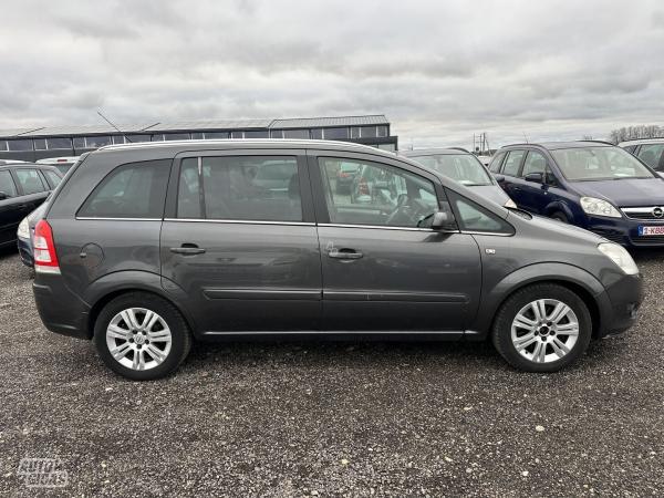 Grey Opel Zafira 2009 in Giraite, with an engine capacity of 1.70 L and mileage of 248 thousand km for 1900 €, photo 4 on AUTOMOTO.COM.LV