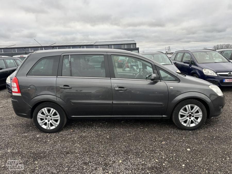 Grey Opel Zafira 2009 in Giraite, with an engine capacity of 1.70 L and mileage of 248 thousand km for 1900 €, photo 4 on AUTOMOTO.COM.LV