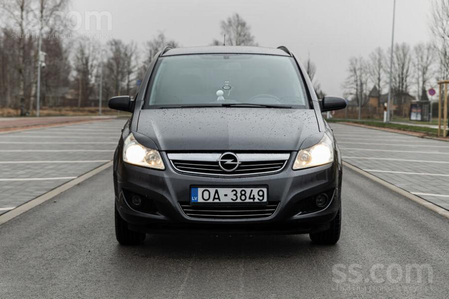 Pelēks Opel Zafira 2009 Jelgava, ar dzinēja tilpumu 1.70 L un nobraukumu 237 tūkst. km par 3500 €, foto 1 vietnē AUTOMOTO.COM.LV