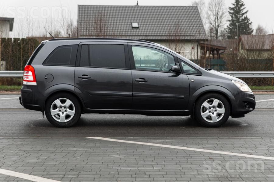 Pelēks Opel Zafira 2009 Jelgava, ar dzinēja tilpumu 1.70 L un nobraukumu 237 tūkst. km par 3500 €, foto 18 vietnē AUTOMOTO.COM.LV