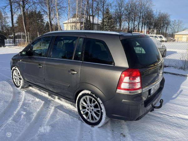 Pelēks Opel Zafira 2009 Panevēža, ar dzinēja tilpumu 1.80 L un nobraukumu 285 tūkst. km par 1999 €, foto 8 vietnē AUTOMOTO.COM.LV