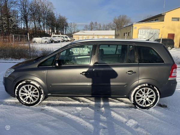 Pelēks Opel Zafira 2009 Panevēža, ar dzinēja tilpumu 1.80 L un nobraukumu 285 tūkst. km par 1999 €, foto 9 vietnē AUTOMOTO.COM.LV