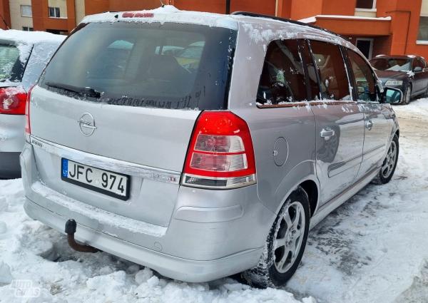 Grey Opel Zafira 2009 in Klaipeda, with an engine capacity of 1.90 L and mileage of 242 thousand km for 2500 €, photo 3 on AUTOMOTO.COM.LV