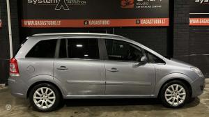 Grey Opel Zafira 2009 in Kaunas, with an engine capacity of 1.69 L and mileage of 209 thousand km for 3200 €, photo 2 on AUTOMOTO.COM.LV