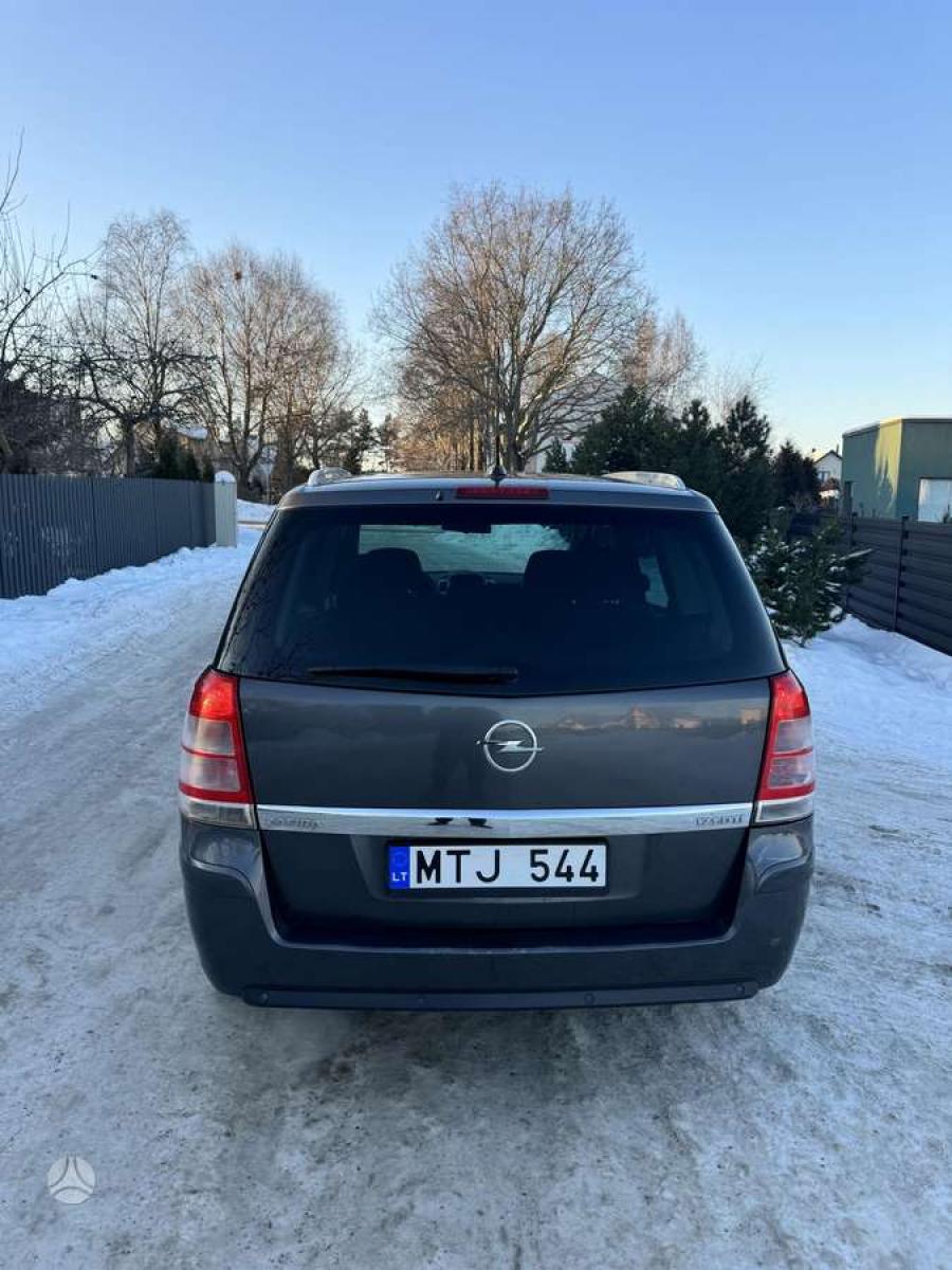 Pelēks Opel Zafira 2009 Klaipėda, ar dzinēja tilpumu 1.69 L un nobraukumu 272 tūkst. km par 1950 €, foto 6 vietnē AUTOMOTO.COM.LV