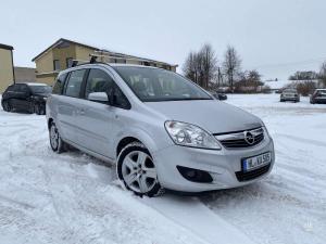 Grey Opel Zafira 2009 in Silute, with an engine capacity of 1.60 L and mileage of 183 thousand km for 1950 €, photo  on AUTOMOTO.COM.LV