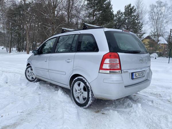 Pelēks Opel Zafira 2009 Šilutė, ar dzinēja tilpumu 1.60 L un nobraukumu 183 tūkst. km par 1950 €, foto 3 vietnē AUTOMOTO.COM.LV