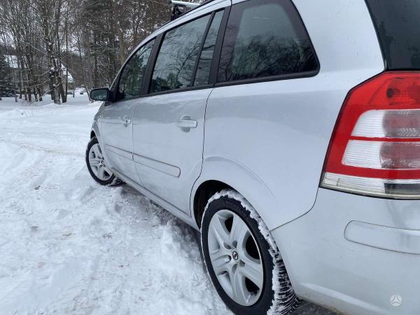 Pelēks Opel Zafira 2009 Šilutė, ar dzinēja tilpumu 1.60 L un nobraukumu 183 tūkst. km par 1950 €, foto 5 vietnē AUTOMOTO.COM.LV