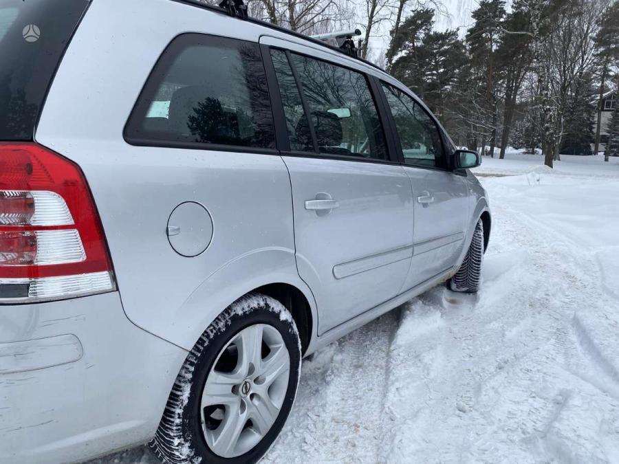 Pelēks Opel Zafira 2009 Šilutė, ar dzinēja tilpumu 1.60 L un nobraukumu 183 tūkst. km par 1950 €, foto 6 vietnē AUTOMOTO.COM.LV