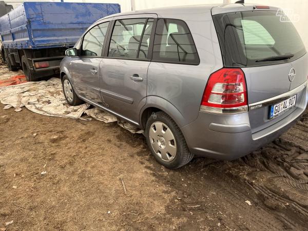 Grey Opel Zafira 2009 in Siauliai, with an engine capacity of 1.90 L and mileage of 258 thousand km for 2250 €, photo 2 on AUTOMOTO.COM.LV