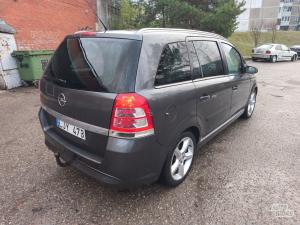 Grey Opel Zafira 2009 in Vilnius, with an engine capacity of 1.70 L and mileage of 297 thousand km for 1600 €, photo 6 on AUTOMOTO.COM.LV