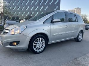 Pelēks Opel Zafira 2009 Viļņa, ar dzinēja tilpumu 1.80 L un nobraukumu 200 tūkst. km par 2500 €, foto 5 vietnē AUTOMOTO.COM.LV
