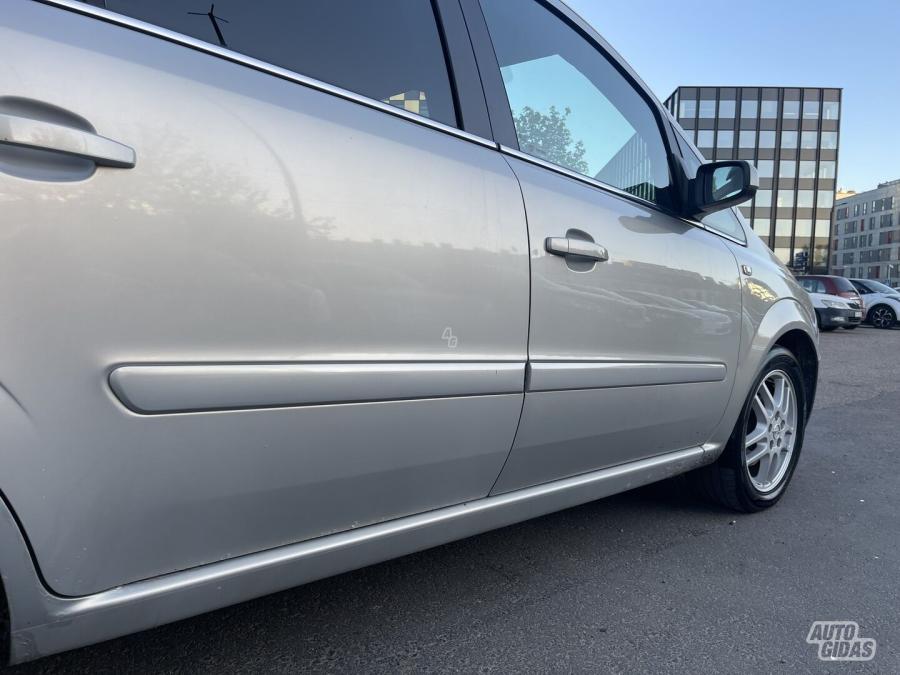 Pelēks Opel Zafira 2009 Viļņa, ar dzinēja tilpumu 1.80 L un nobraukumu 200 tūkst. km par 2500 €, foto 15 vietnē AUTOMOTO.COM.LV