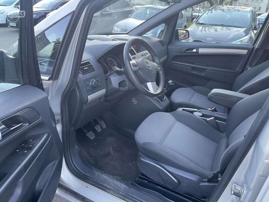 Pelēks Opel Zafira 2009 Viļņa, ar dzinēja tilpumu 1.80 L un nobraukumu 200 tūkst. km par 2500 €, foto 22 vietnē AUTOMOTO.COM.LV