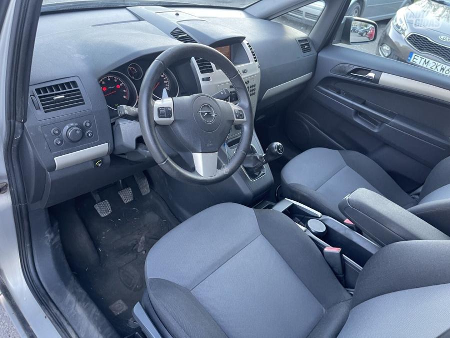 Pelēks Opel Zafira 2009 Viļņa, ar dzinēja tilpumu 1.80 L un nobraukumu 200 tūkst. km par 2500 €, foto 23 vietnē AUTOMOTO.COM.LV