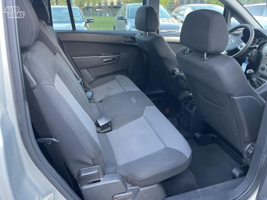 Pelēks Opel Zafira 2009 Viļņa, ar dzinēja tilpumu 1.80 L un nobraukumu 200 tūkst. km par 2500 €, foto 26 vietnē AUTOMOTO.COM.LV