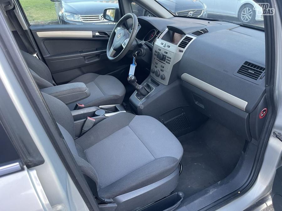 Pelēks Opel Zafira 2009 Viļņa, ar dzinēja tilpumu 1.80 L un nobraukumu 200 tūkst. km par 2500 €, foto 29 vietnē AUTOMOTO.COM.LV
