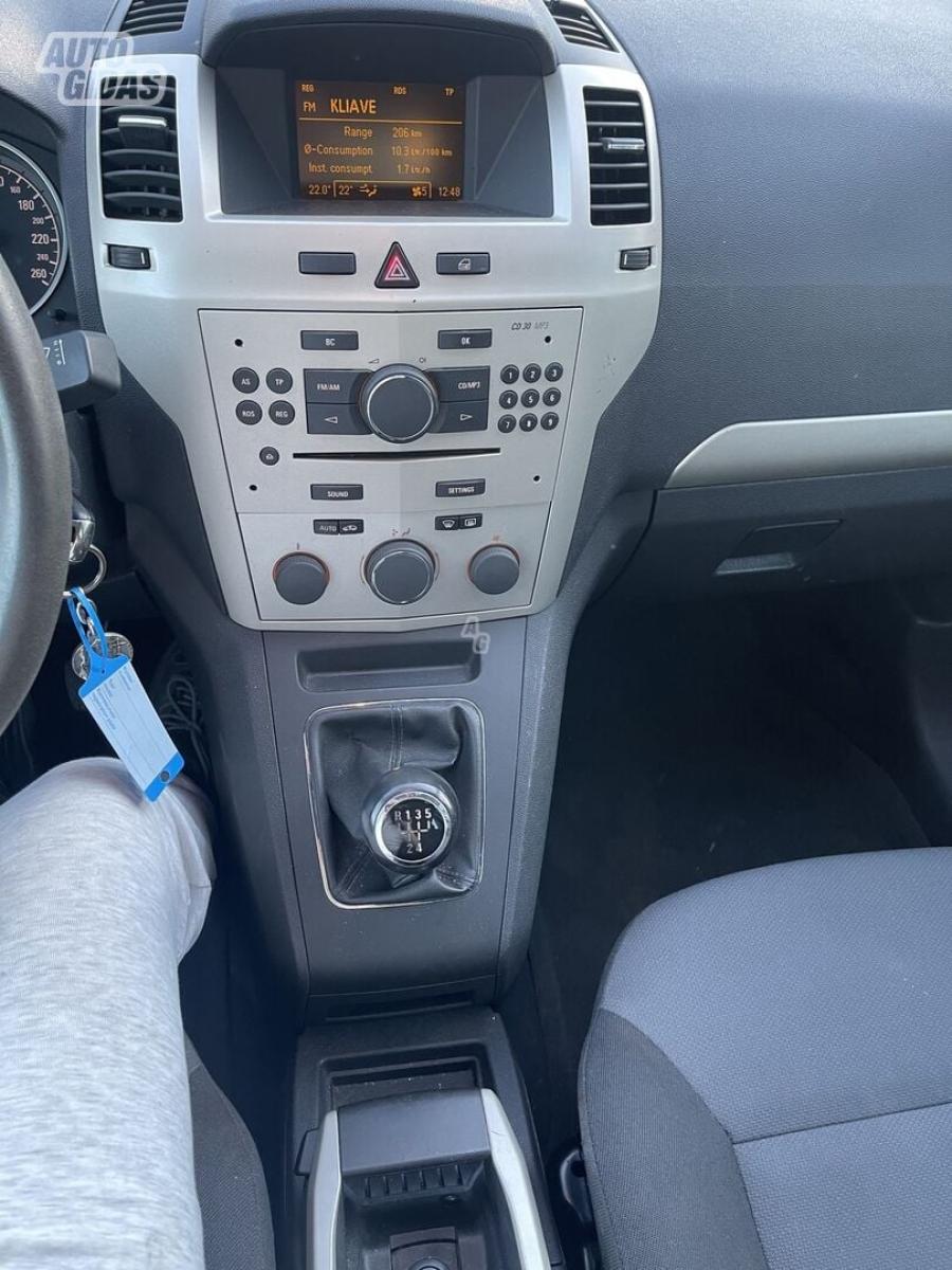 Pelēks Opel Zafira 2009 Viļņa, ar dzinēja tilpumu 1.80 L un nobraukumu 200 tūkst. km par 2500 €, foto 32 vietnē AUTOMOTO.COM.LV