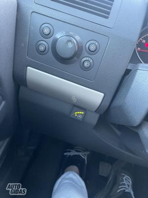 Pelēks Opel Zafira 2009 Viļņa, ar dzinēja tilpumu 1.80 L un nobraukumu 200 tūkst. km par 2500 €, foto 33 vietnē AUTOMOTO.COM.LV
