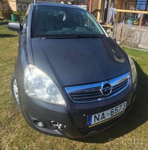 Grey Opel Zafira 2009 in Riga, with an engine capacity of 2.20 L and mileage of 301 thousand km for 1000 €, photo 3 on AUTOMOTO.COM.LV