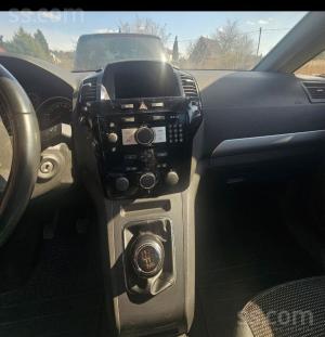 Grey Opel Zafira 2009 in Riga, with an engine capacity of 2.20 L and mileage of 301 thousand km for 1000 €, photo 6 on AUTOMOTO.COM.LV