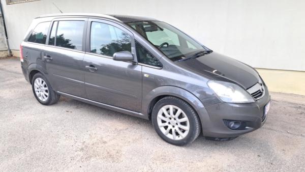 Pelēks Opel Zafira 2009 Rīga, ar dzinēja tilpumu 2.00 L un nobraukumu 242 tūkst. km par 3750 €, foto 5 vietnē AUTOMOTO.COM.LV