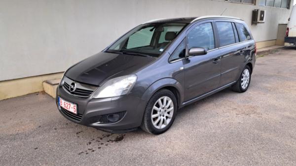 Grey Opel Zafira 2009 in Riga, with an engine capacity of 2.00 L and mileage of 242 thousand km for 3750 €, photo 1 on AUTOMOTO.COM.LV