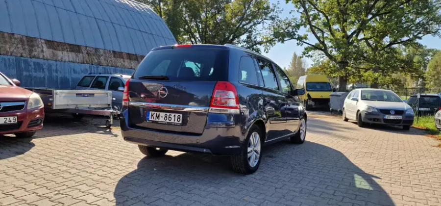 Grey Opel Zafira 2009 in Valmiera, with an engine capacity of 2.00 L and mileage of 277 thousand km for 1500 €, photo 4 on AUTOMOTO.COM.LV