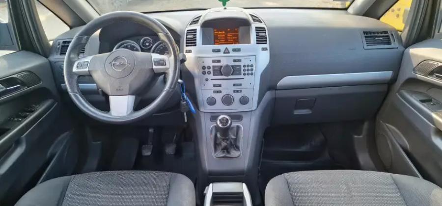 Grey Opel Zafira 2009 in Valmiera, with an engine capacity of 2.00 L and mileage of 277 thousand km for 1500 €, photo 8 on AUTOMOTO.COM.LV