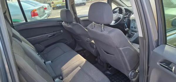 Grey Opel Zafira 2009 in Valmiera, with an engine capacity of 2.00 L and mileage of 277 thousand km for 1500 €, photo 10 on AUTOMOTO.COM.LV