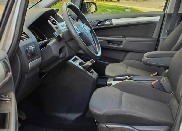 Grey Opel Zafira 2009 in Grobiņa, with an engine capacity of 1.70 L and mileage of 266 thousand km for 2550 €, photo 7 on AUTOMOTO.COM.LV