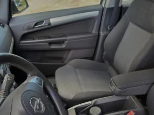 Grey Opel Zafira 2009 in Grobiņa, with an engine capacity of 1.70 L and mileage of 266 thousand km for 2550 €, photo 10 on AUTOMOTO.COM.LV