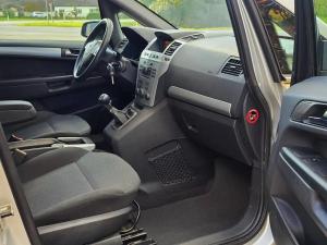 Grey Opel Zafira 2009 in Grobiņa, with an engine capacity of 1.70 L and mileage of 266 thousand km for 2550 €, photo 11 on AUTOMOTO.COM.LV