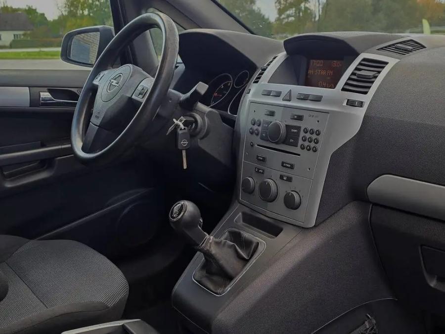 Grey Opel Zafira 2009 in Grobiņa, with an engine capacity of 1.70 L and mileage of 266 thousand km for 2550 €, photo 12 on AUTOMOTO.COM.LV