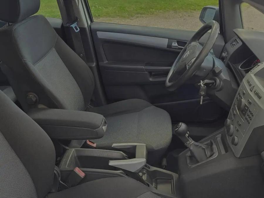Grey Opel Zafira 2009 in Grobiņa, with an engine capacity of 1.70 L and mileage of 266 thousand km for 2550 €, photo 13 on AUTOMOTO.COM.LV