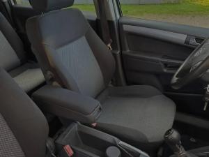 Grey Opel Zafira 2009 in Grobiņa, with an engine capacity of 1.70 L and mileage of 266 thousand km for 2550 €, photo 14 on AUTOMOTO.COM.LV