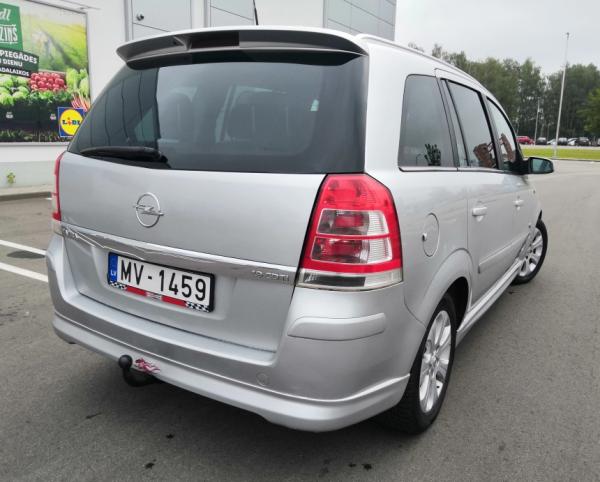 Grey Opel Zafira 2009 in Riga, with an engine capacity of 1.90 L and mileage of 244 thousand km for 1850 €, photo 4 on AUTOMOTO.COM.LV