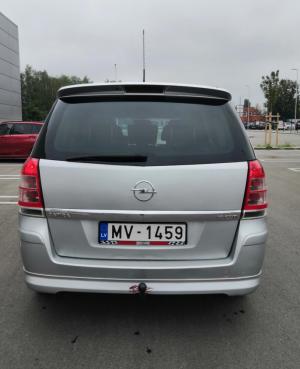 Grey Opel Zafira 2009 in Riga, with an engine capacity of 1.90 L and mileage of 244 thousand km for 1850 €, photo 6 on AUTOMOTO.COM.LV