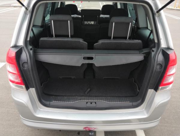 Grey Opel Zafira 2009 in Riga, with an engine capacity of 1.90 L and mileage of 244 thousand km for 1850 €, photo 6 on AUTOMOTO.COM.LV