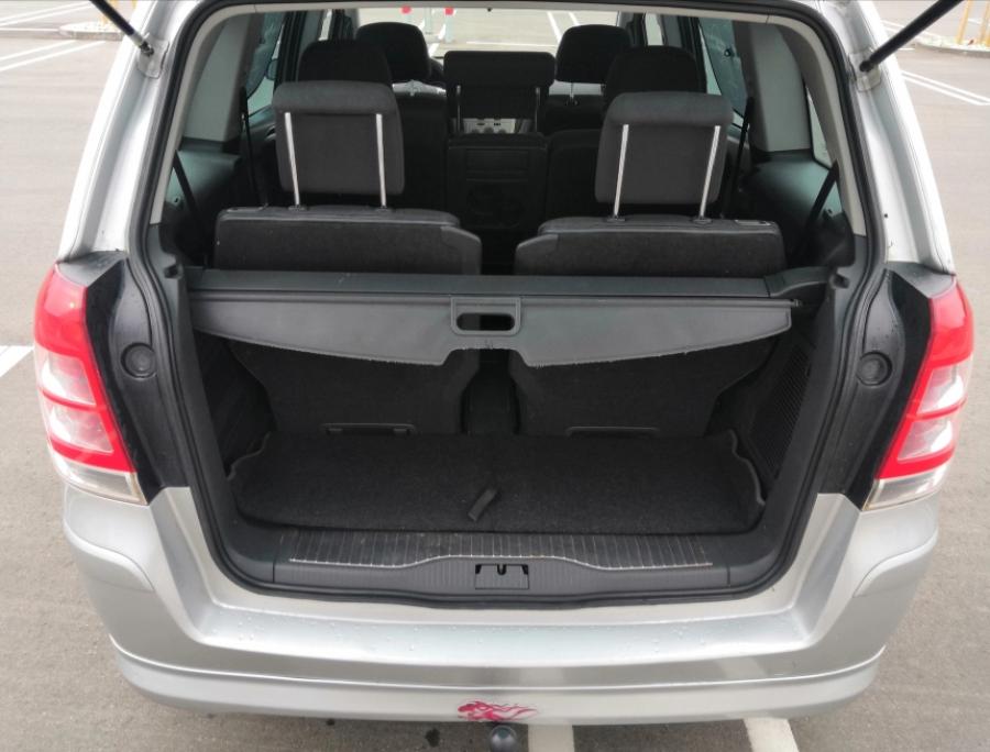 Grey Opel Zafira 2009 in Riga, with an engine capacity of 1.90 L and mileage of 244 thousand km for 1850 €, photo 7 on AUTOMOTO.COM.LV