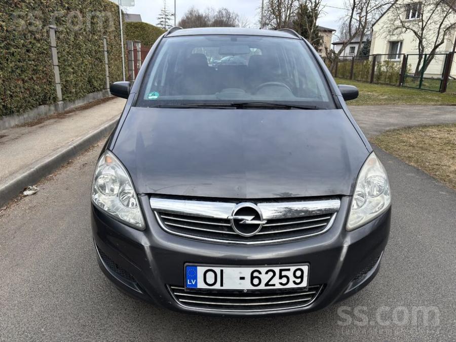Grey Opel Zafira 2009 in Riga, with an engine capacity of 1.80 L and mileage of 325 thousand km for 2390 €, photo 3 on AUTOMOTO.COM.LV