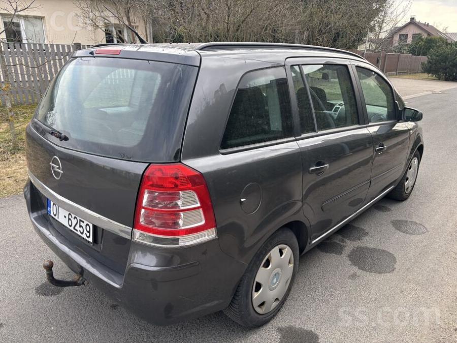 Grey Opel Zafira 2009 in Riga, with an engine capacity of 1.80 L and mileage of 325 thousand km for 2390 €, photo 6 on AUTOMOTO.COM.LV