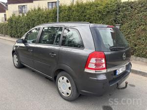Grey Opel Zafira 2009 in Riga, with an engine capacity of 1.80 L and mileage of 325 thousand km for 2390 €, photo 8 on AUTOMOTO.COM.LV